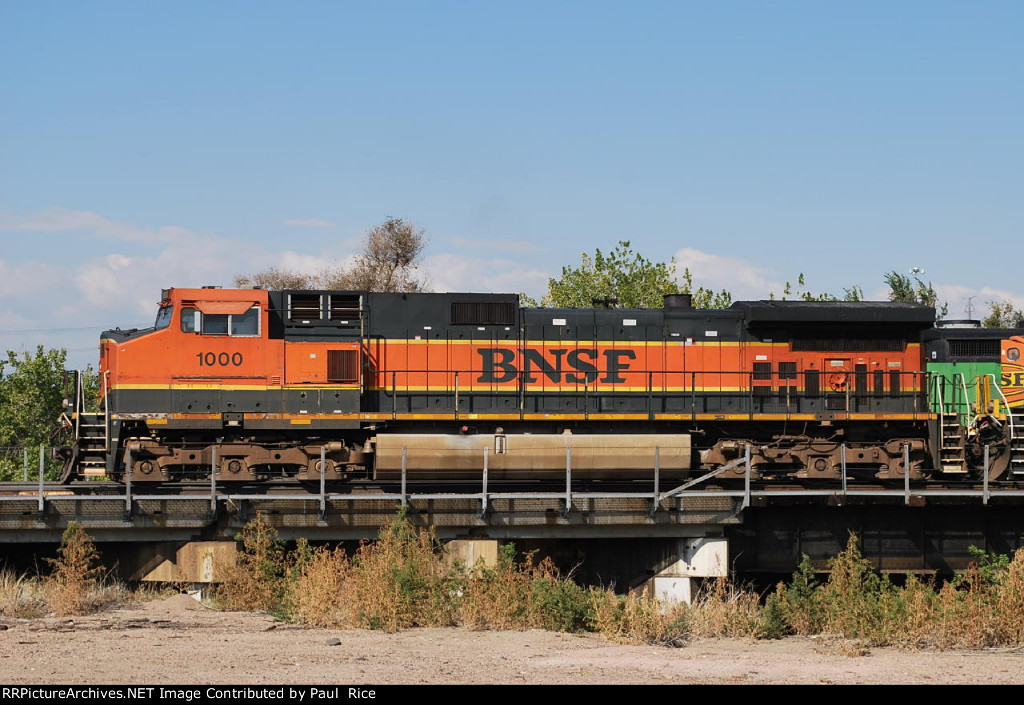 BNSF 1000